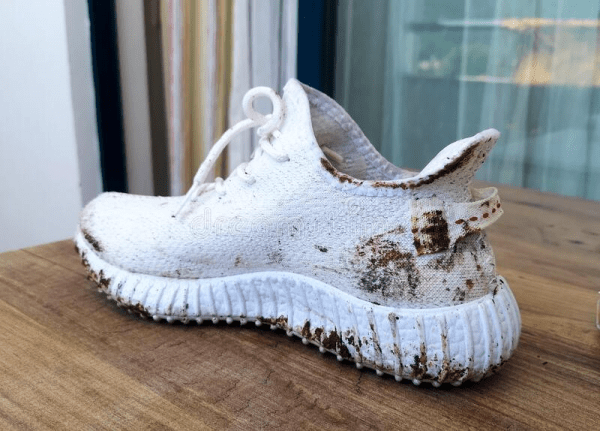 How To Get Grass Stains Out Of Shoes - Captain Creps