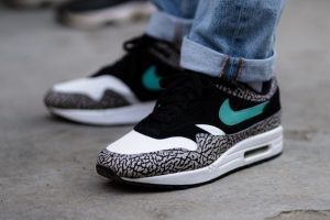 How Can You Tell if Nike Air Max 1 Sneakers are Fake? - Captain Creps