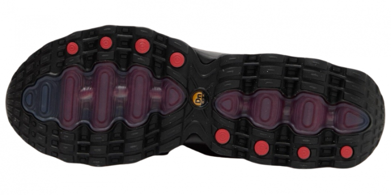 The Nike Air Max DN8 "Bred" is a Glimpse into the Future - Captain Creps